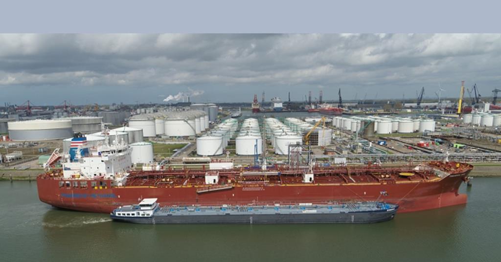 First barge-to-ship methanol bunkering | News | Motorship