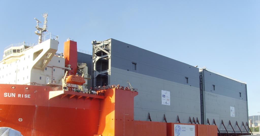 Octopus-Onboard two heavy lift vessels | News | Motorship