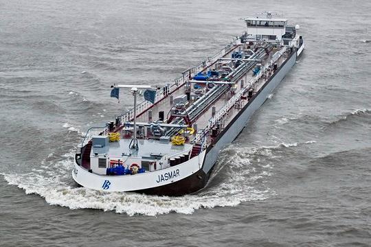 Europe’s ‘first’ green methanol powered bunker barge | News | Motorship
