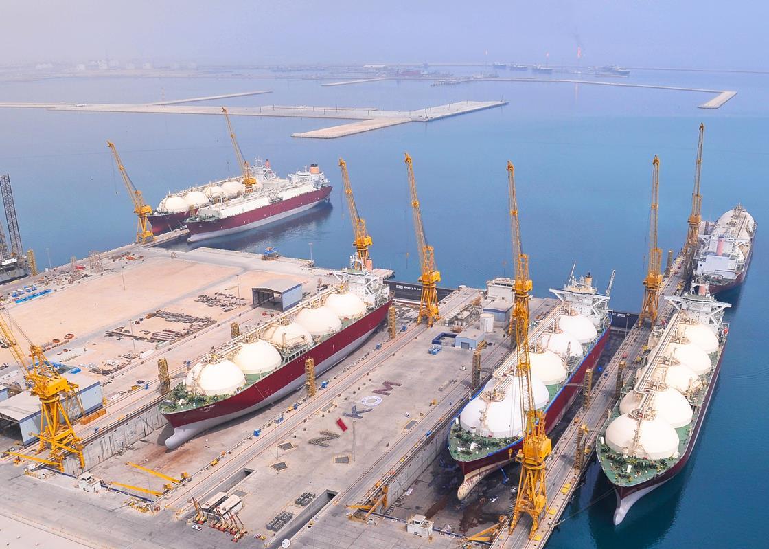 Seven LNG tankers dock in Qatar | News | Motorship