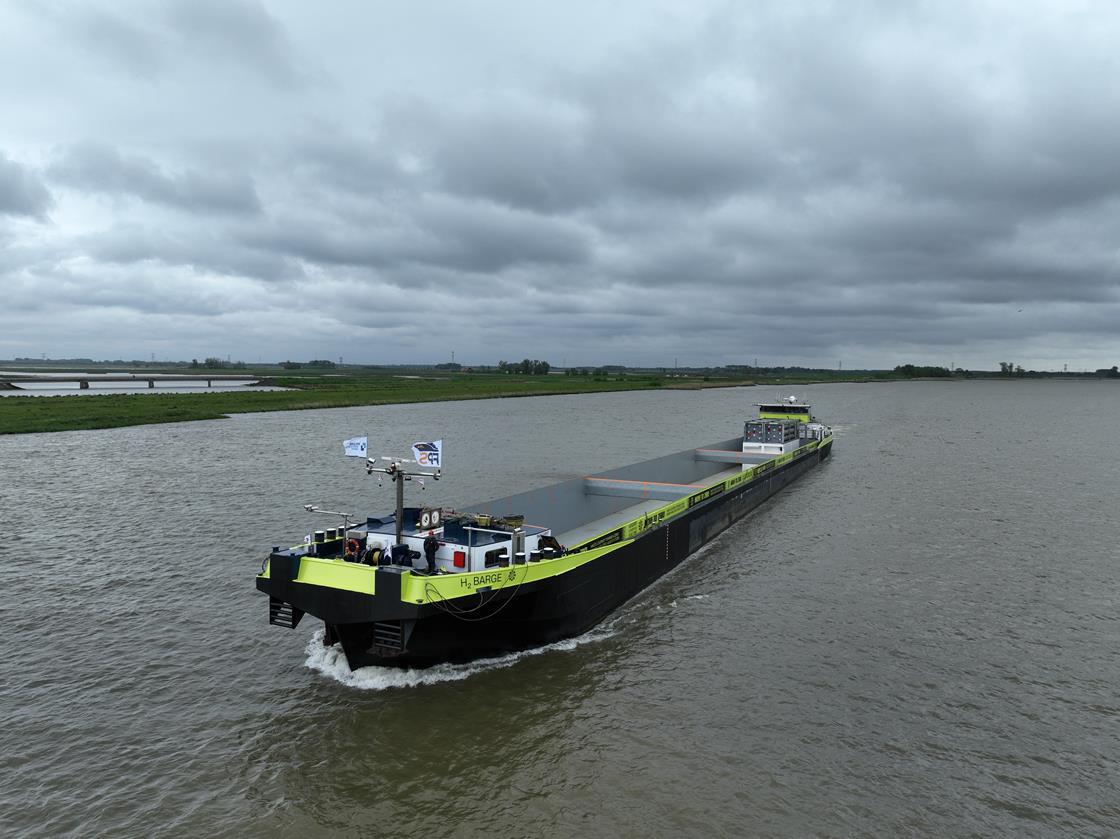 First PEM FC-powered barge launched in Rotterdam | News | Motorship